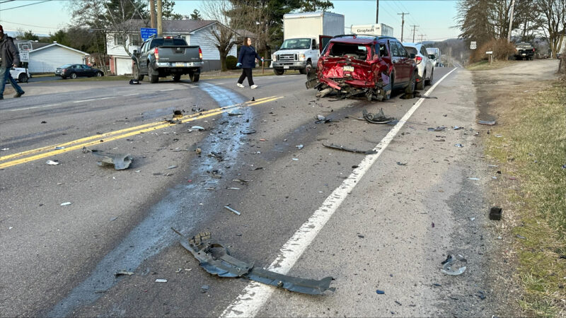 Three people injured in 3-vehicle crash | News, Sports, Jobs ...
